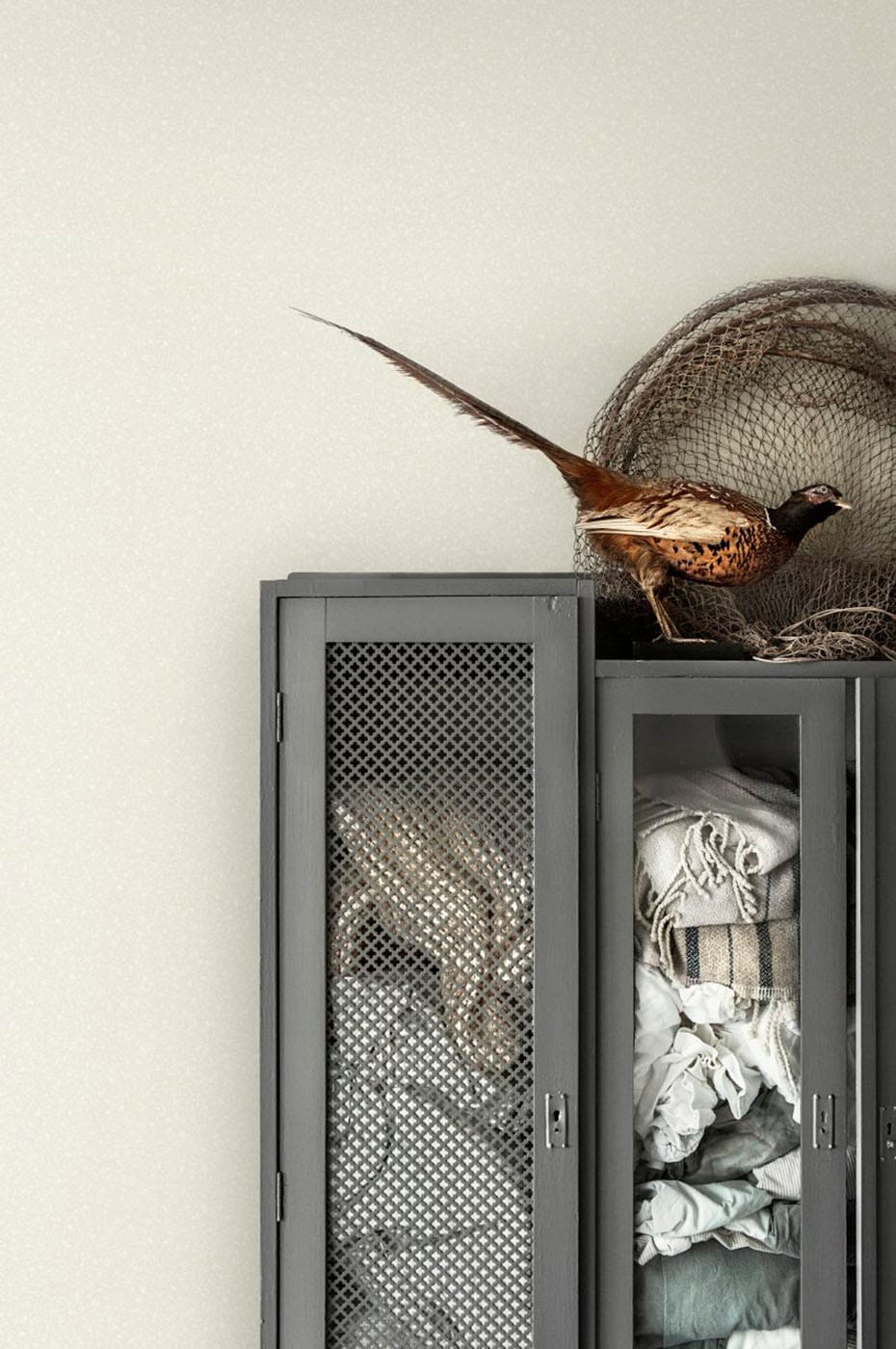 PAPEL PINTADO KNUT EN COLOR BEIGE - Papel & Deco